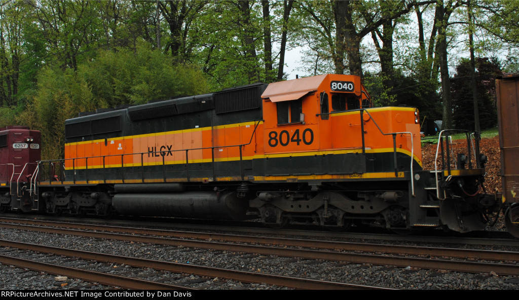 Ex BNSF, now HLCX SD40-2 8040 on Q300-22